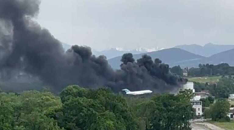 Μεγάλη φωτιά και εκρήξεις κοντά στο αεροδρόμιο της Γενεύης ...